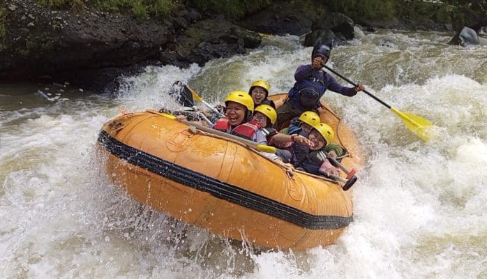 Rafting Cisadane, 4 Pilihan Harga Paket Arung Jeram di Caringin